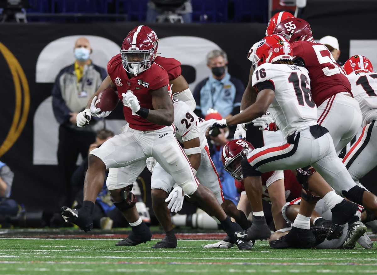 2022 NFL Draft Profile: Alabama Running Back Brian Robinson Jr ...