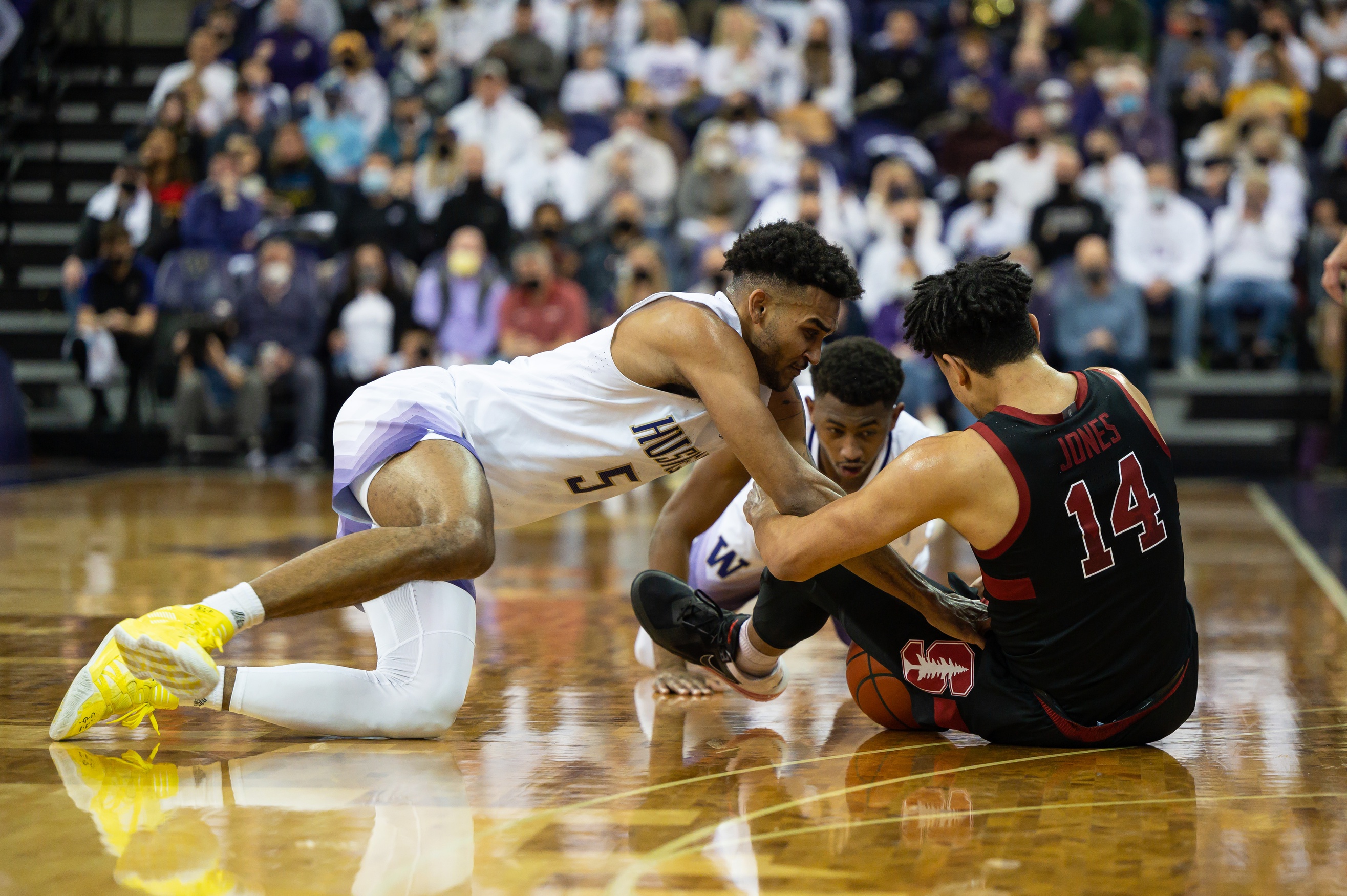 UW Hangs On for Win After Bey Has His Way With Stanford for a Half ...