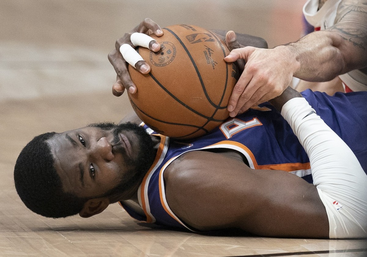 Deandre Ayton's Injury Status In Suns-Pistons Game - Fastbreak on FanNation