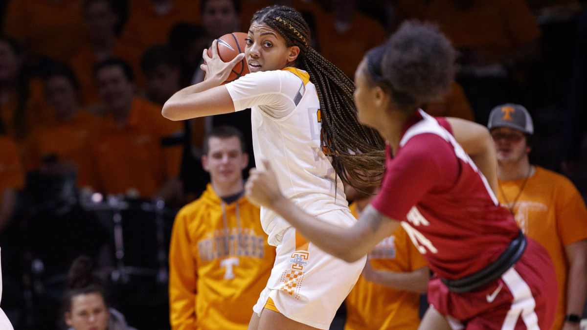 Lady Vols Star Center Tamari Key Heads to Locker Room in First Half ...