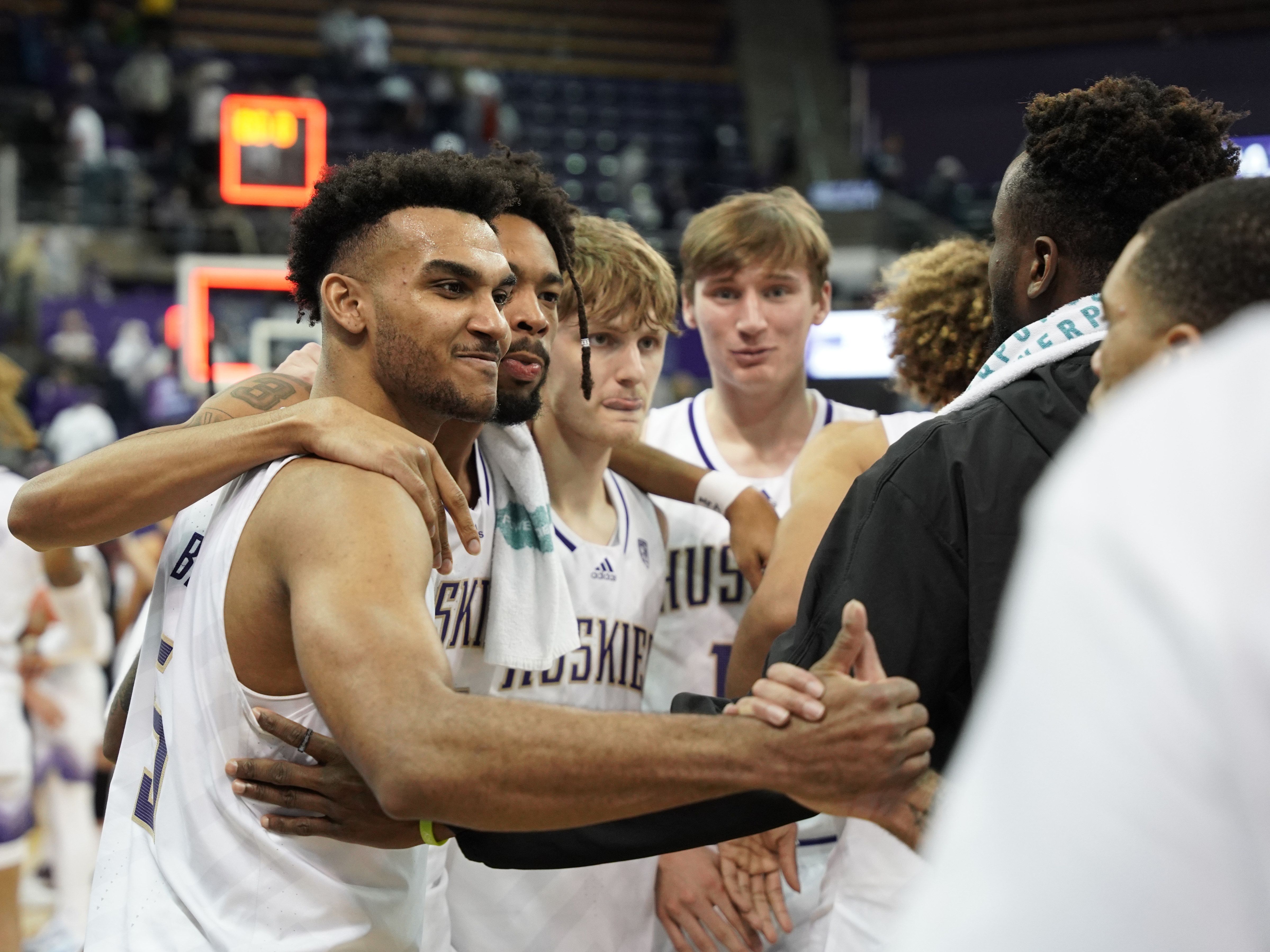 Reliving a Husky Saturday Victory Through the Lens of Lin - Sports Illustrated Washington ...