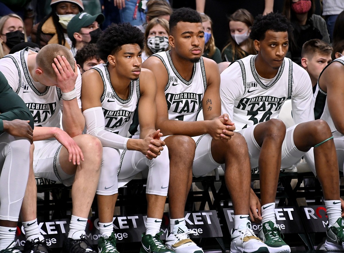 Michigan State hoops falls to No. 14 in latest AP Poll - Sports ...