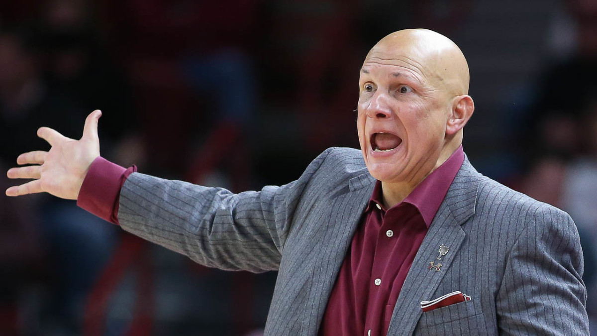 LOOKING BACK: Best in Photos from Razorbacks' Win Tuesday Night ...