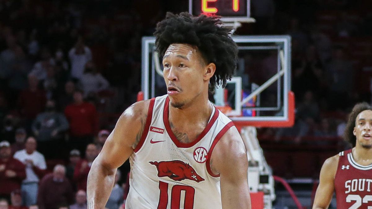 LOOKING BACK: Best in Photos from Razorbacks' Win Tuesday Night ...