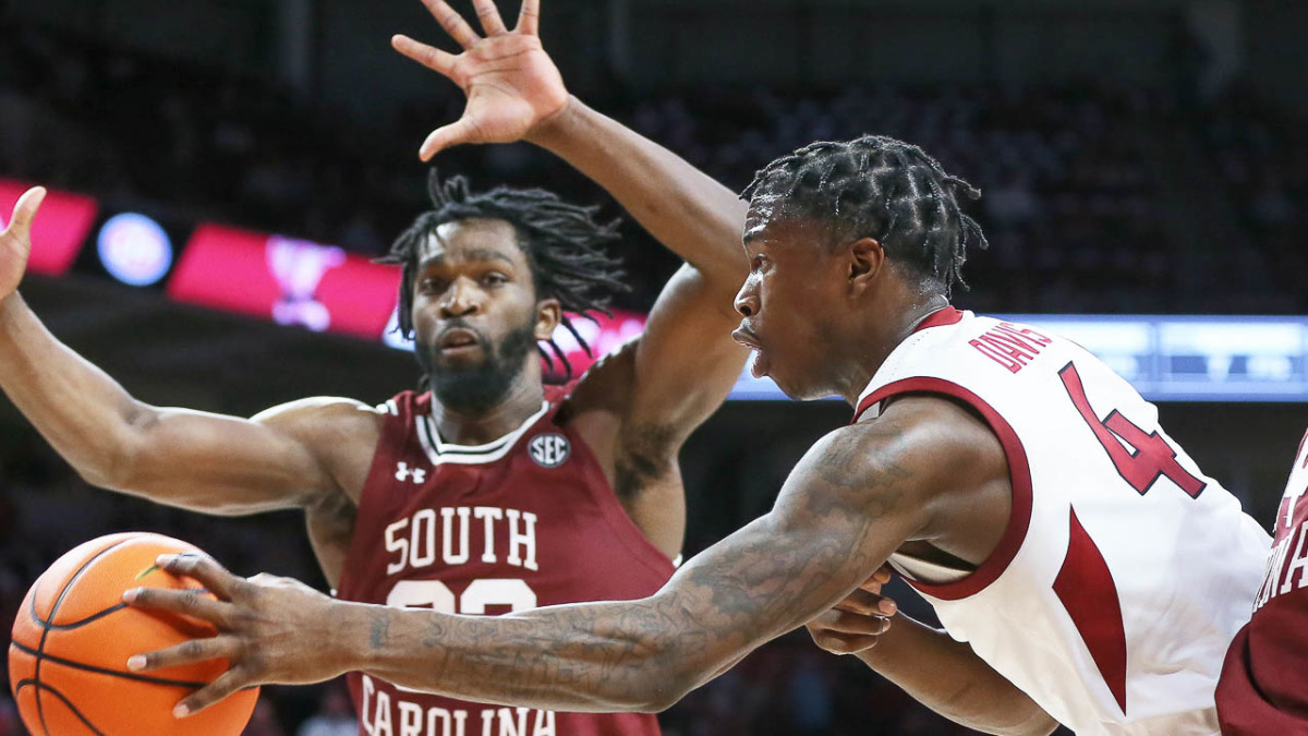 LOOKING BACK: Best in Photos from Razorbacks' Win Tuesday Night ...