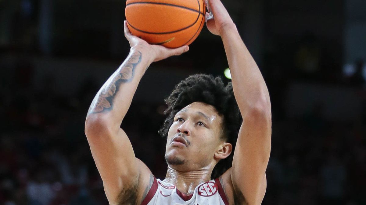 LOOKING BACK: Best in Photos from Razorbacks' Win Tuesday Night ...