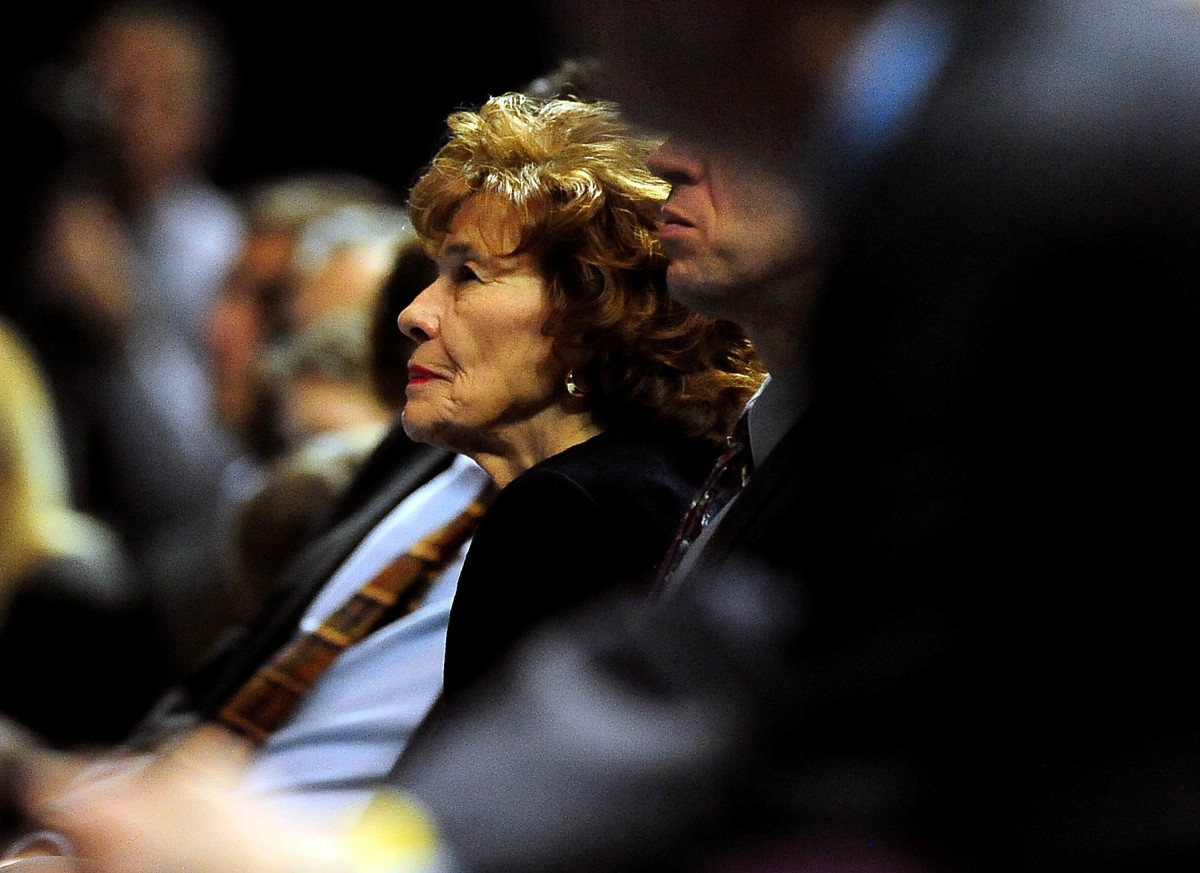 Joe Paterno Dead In Cofin