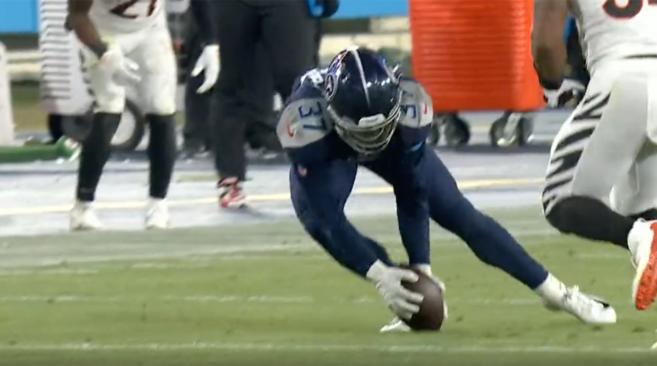 Controversial interception call goes Titans’ way vs. Bengals (video) - Sports Illustrated