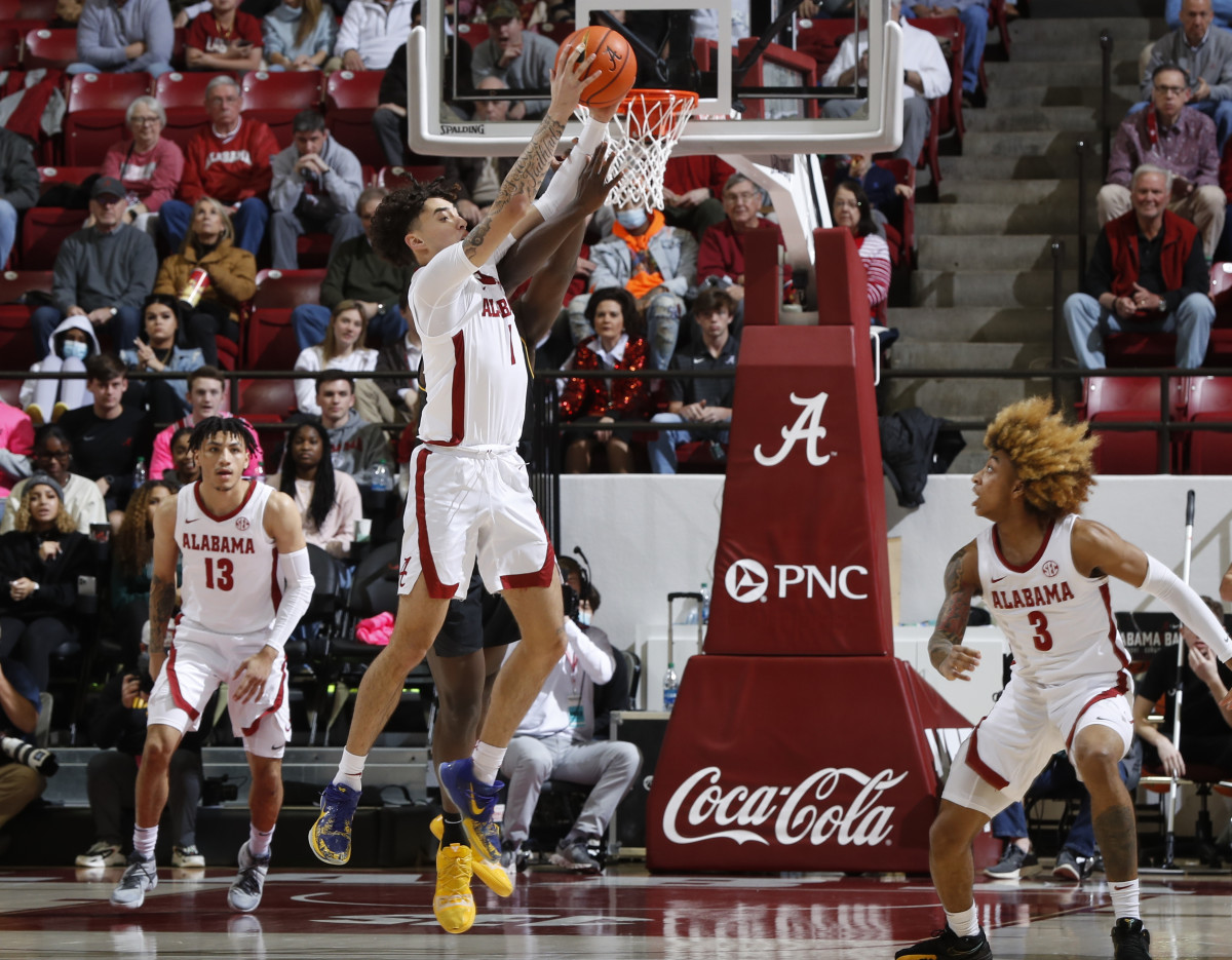 Alabama Basketball Guard Jusaun Holt Suspended due to Internal Team ...