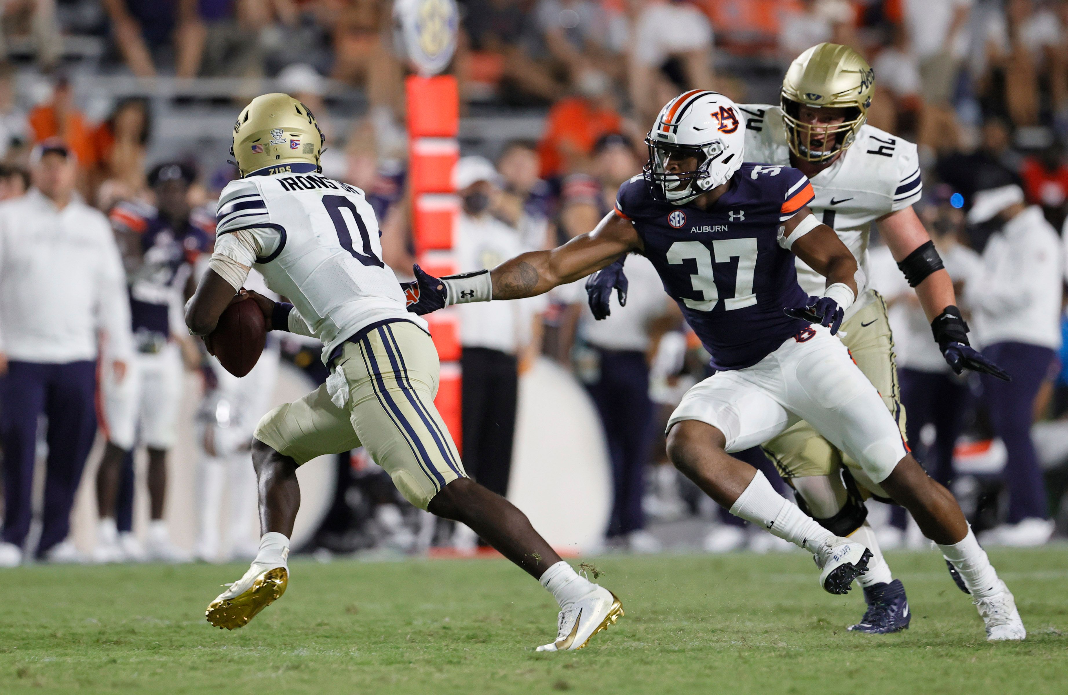 USC Lands Auburn LB Transfer Romello Height - Sports Illustrated USC ...