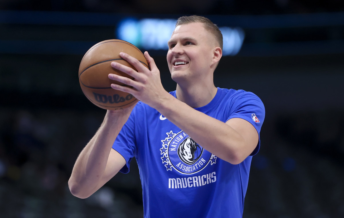 Dallas Mavs Stat of the Week: Why Kristaps Porzingis Struggles vs. 1 ...