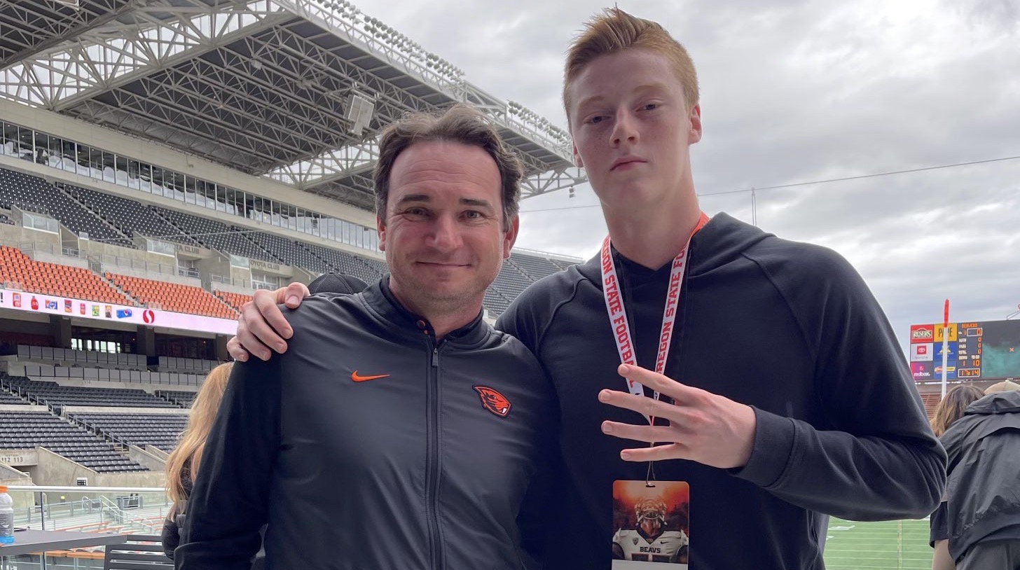 Huskies Offer Young Arizona TE Named Bear - Sports Illustrated ...