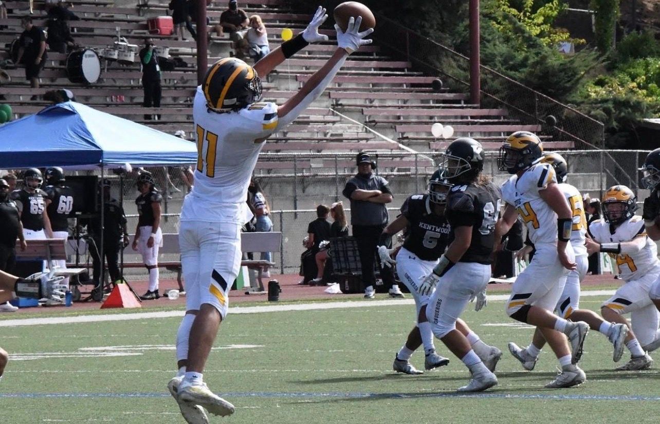 Huskies Offer Promising Two-Way Bellevue Player - Sports Illustrated ...