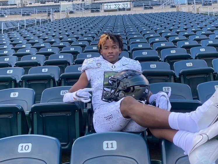 Huskies Offer Young Las Vegas Cornerback - Sports Illustrated ...