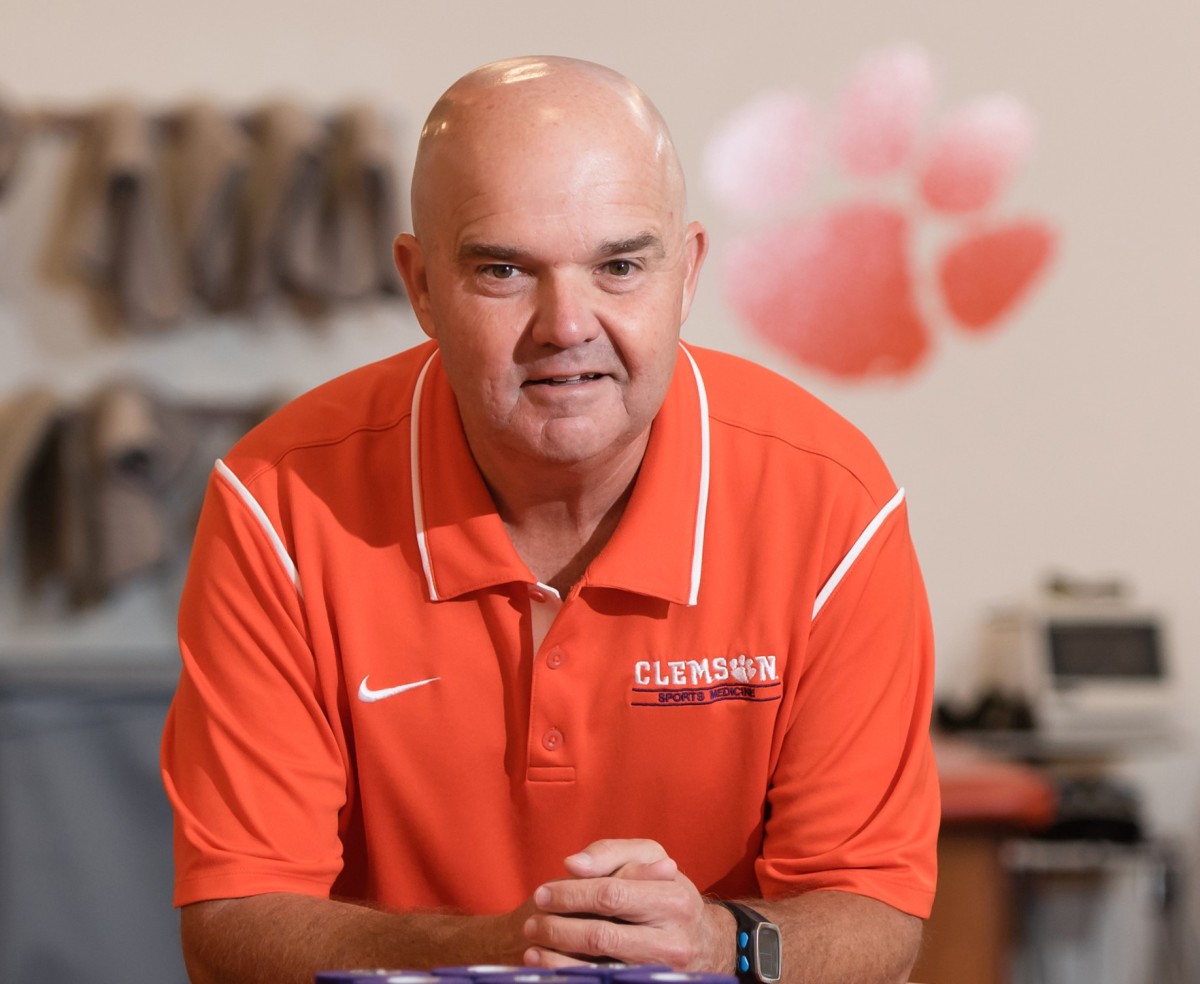 Clemson's Head Trainer to Retire - Sports Illustrated Clemson Tigers ...