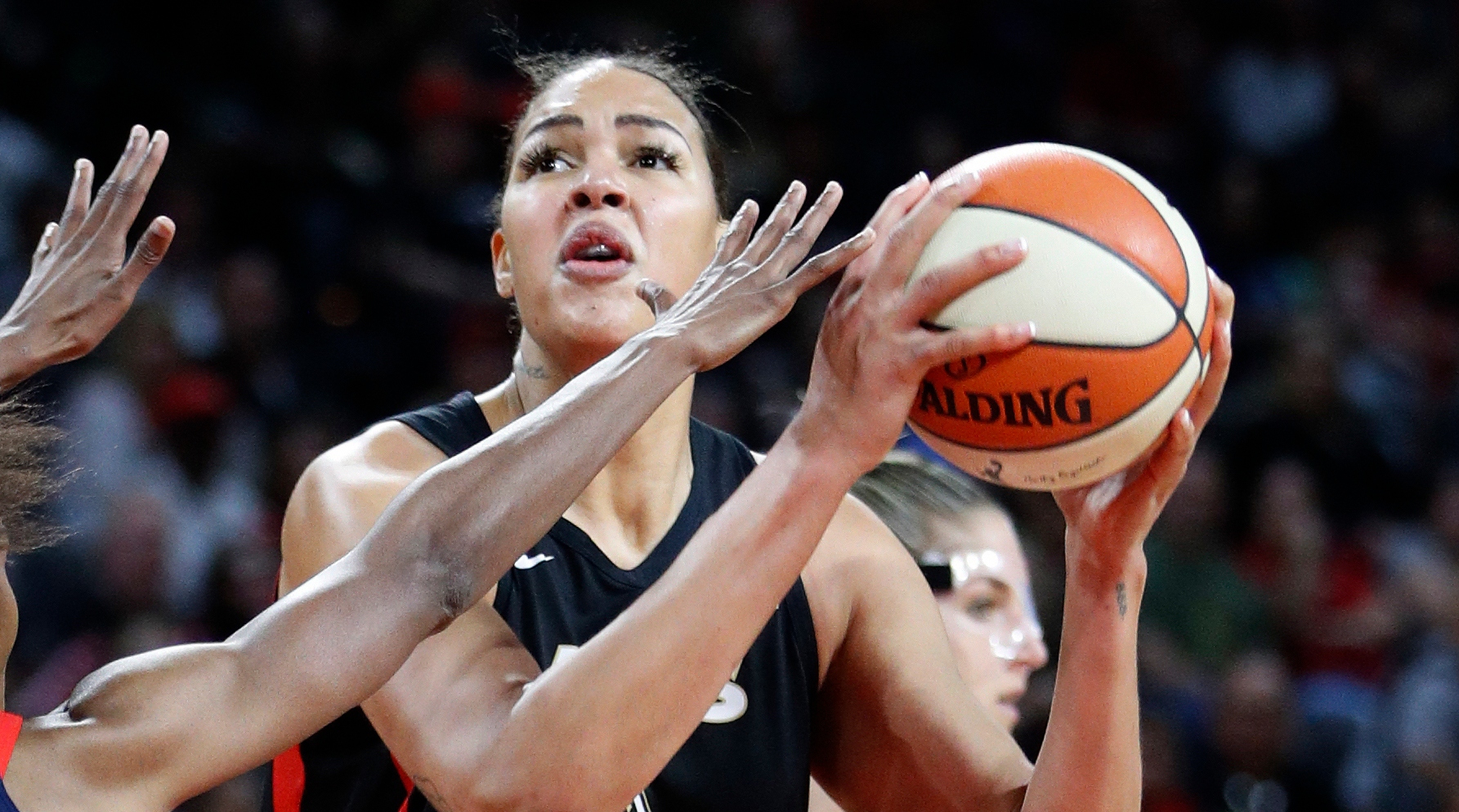 Liz Cambage rumors: All-Star center commits to joining Sparks - Sports ...