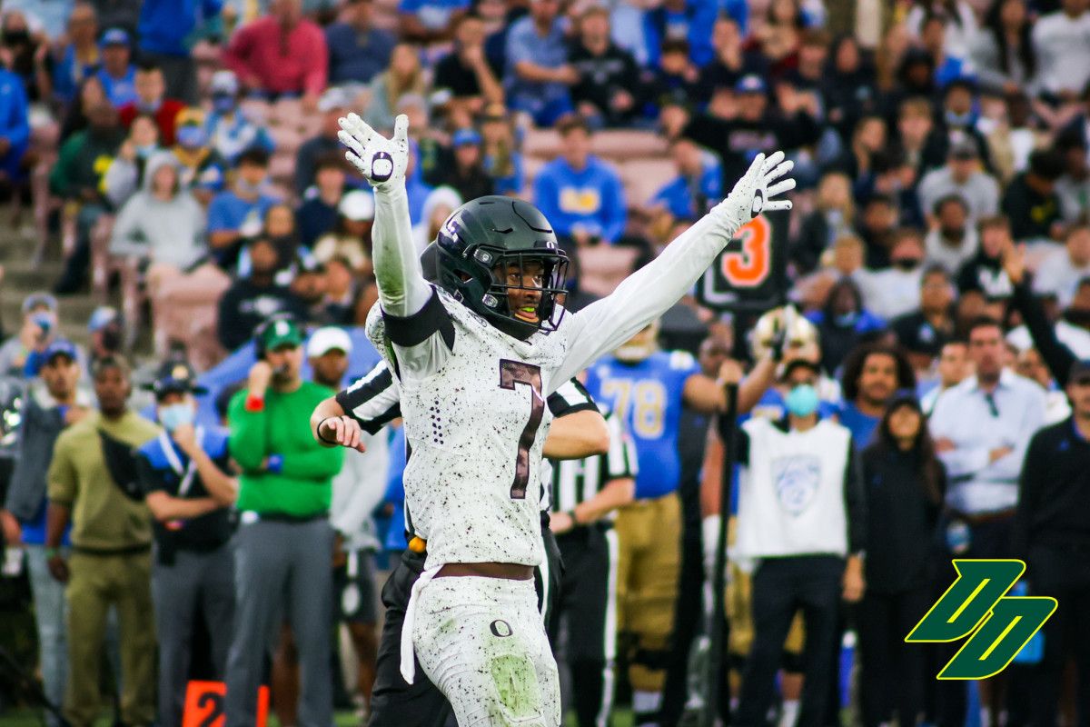 Oregon Football Safety Steve Stephens IV Nearing Full Strength, Expects ...