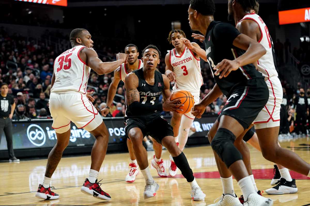 Watch: UC Basketball Team Hard at Work as Season Approaches - All Bearcats
