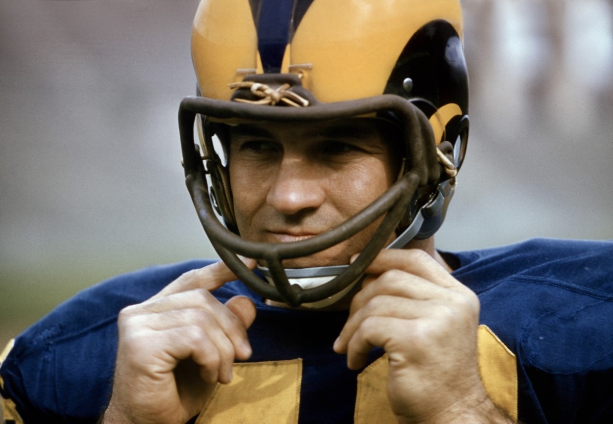Ex-Cal Football Star Les Richter the Centerpiece of One of Sports ...