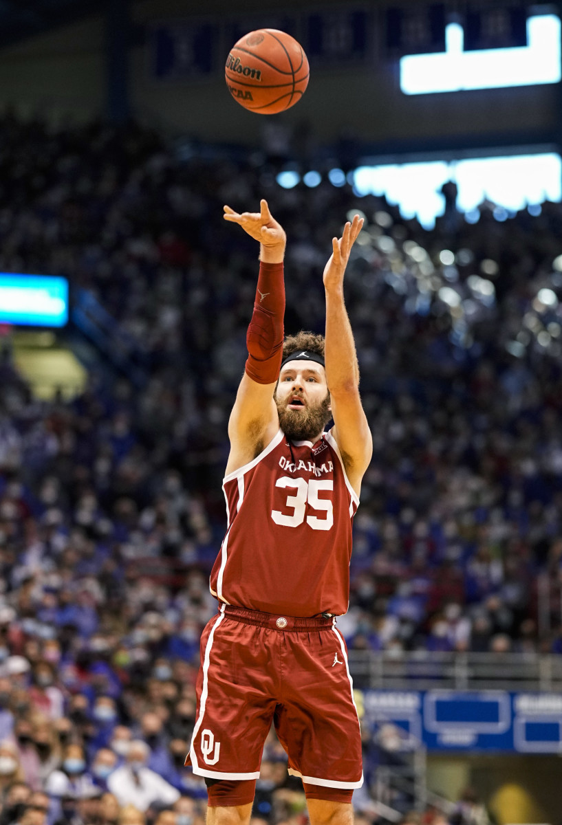 Oklahoma Pushes No. 8 Kansas, Falls 71-69 in Allen Fieldhouse - Sports ...