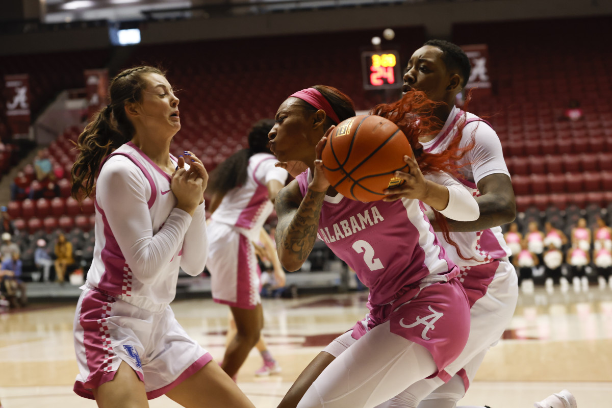 Alabama Women's Basketball Falls to Kentucky Late, 67-63 - Sports ...