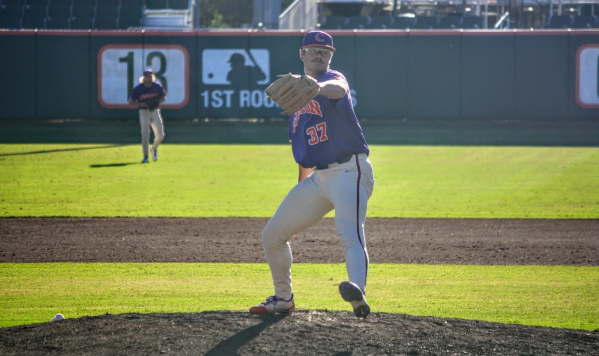 Monte Lee Going With Experience in Rotation; Geoffrey Gilbert to Take ...