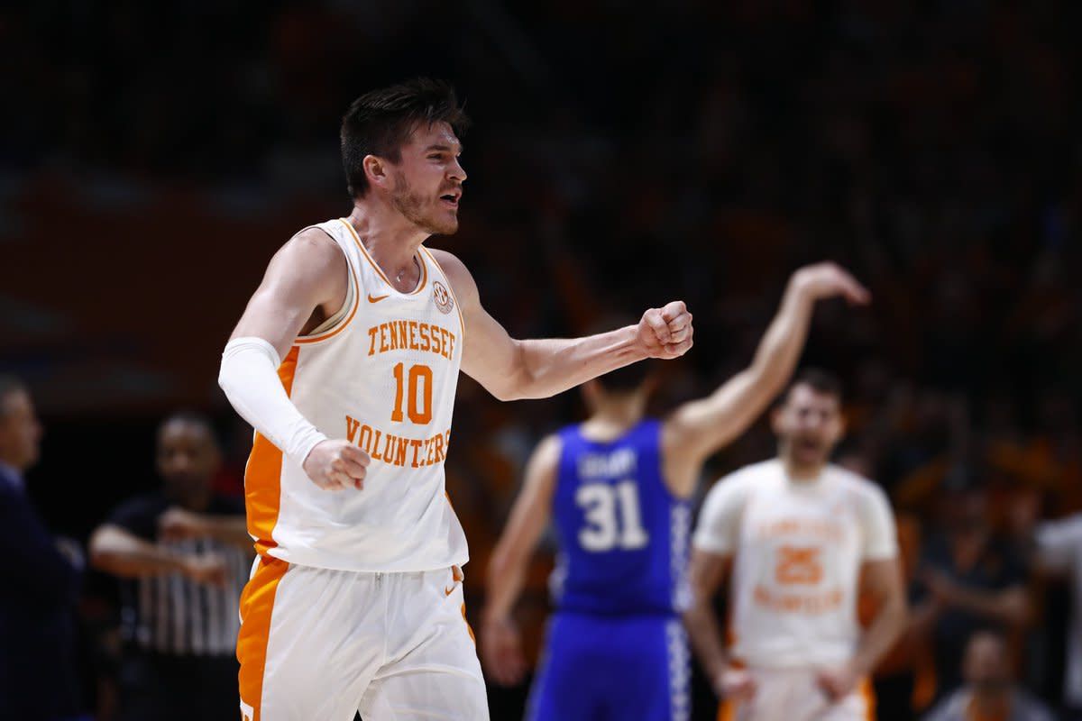 Tennessee Vols Basketball Top No. 4 Kentucky, Remain Perfect at Home ...