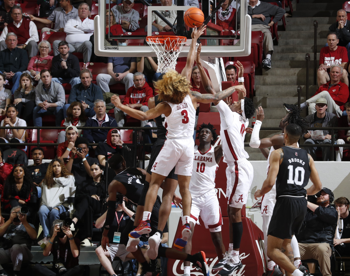 Nate Oats's Ejection Unites the Crowd at Coleman Coliseum - Sports ...