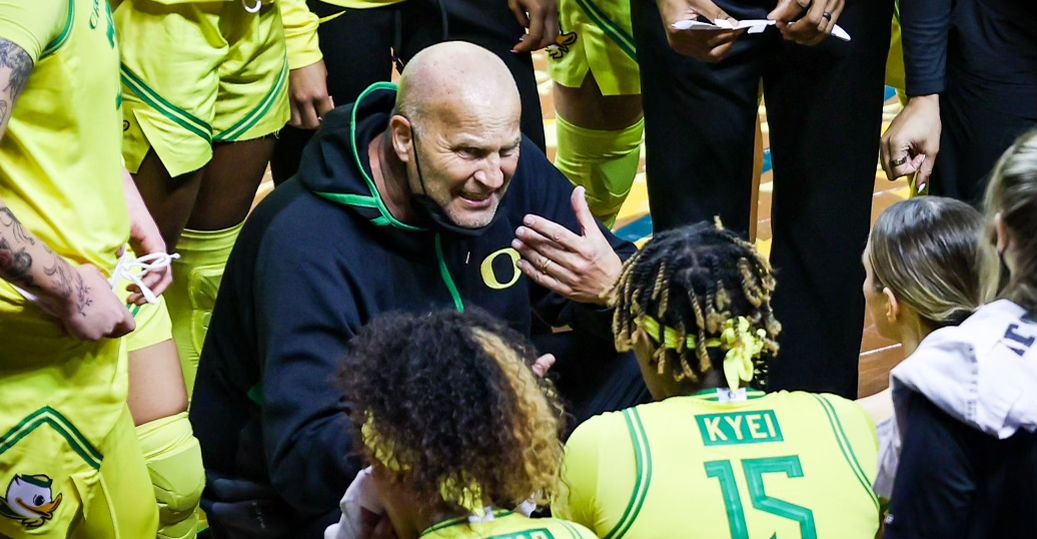 WATCH: Oregon Ducks Women's Basketball Head Coach Kelly Graves ...