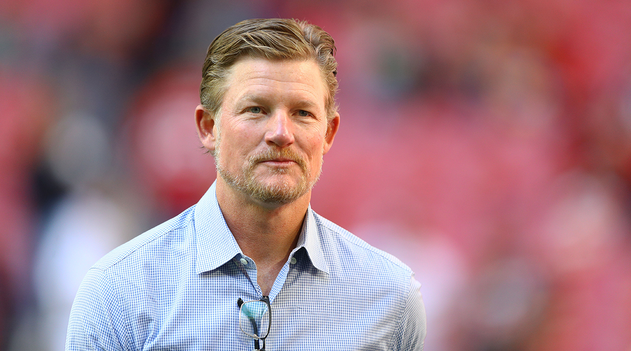 Les Snead where shirt with his own meme to Rams Super Bowl parade ...