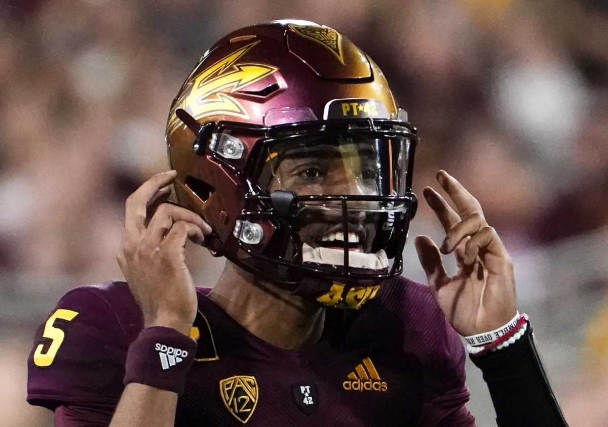 Arizona State dual-threat quarterback Jayden Daniels entering transfer ...