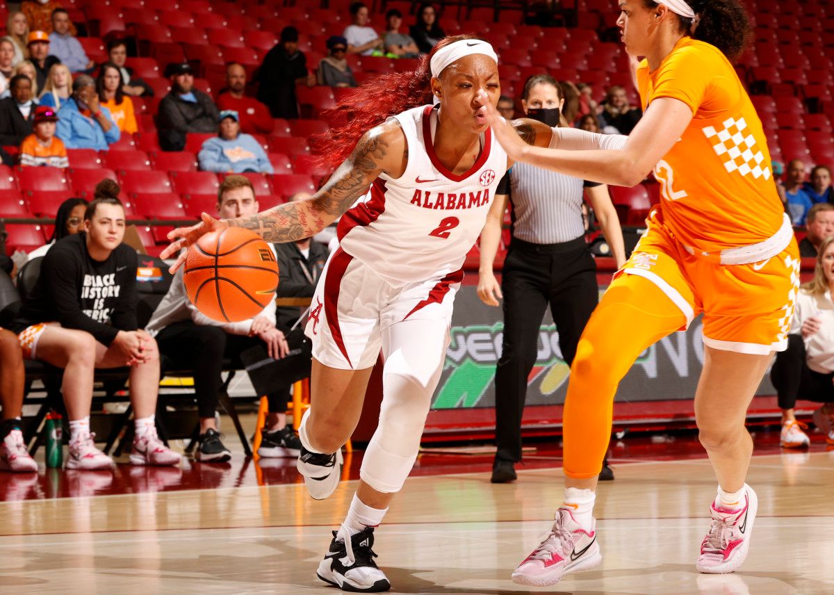 The Extra Point: Abrams, Davis Carry Alabama Women's Basketball to ...