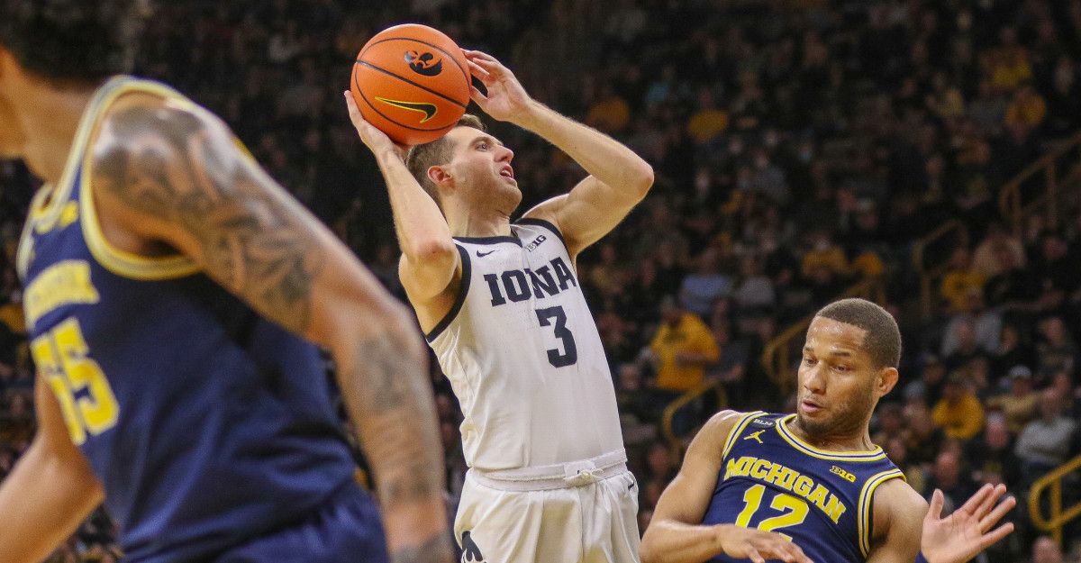 Michigan Takes Down Hawkeyes - Sports Illustrated Iowa Hawkeyes News ...