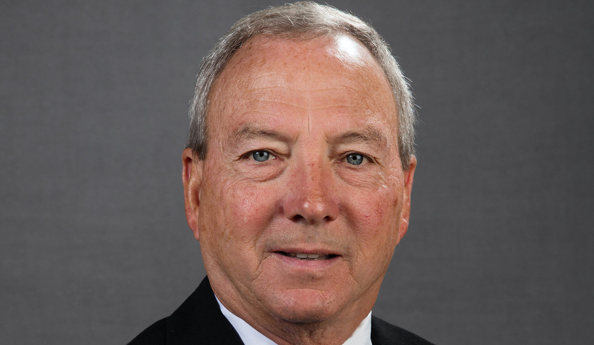 Iowa's Steve Roe Elected to CoSIDA HOF - Sports Illustrated Iowa ...