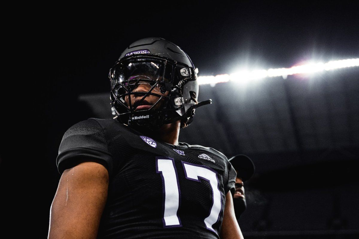 Smalls Goes Smaller with Husky Jersey Number - Sports Illustrated ...