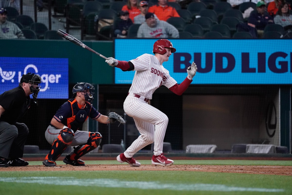 Oklahoma 1B Blake Robertson Named Big 12 Newcomer of the Year - Sports ...
