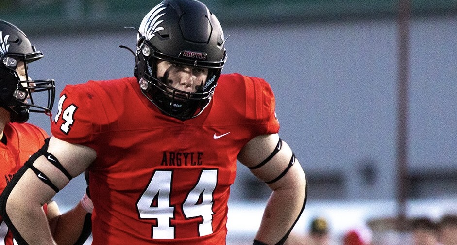 Huskies Offer Texas Defensive Tackle, Son of Former Big-League Pitcher ...