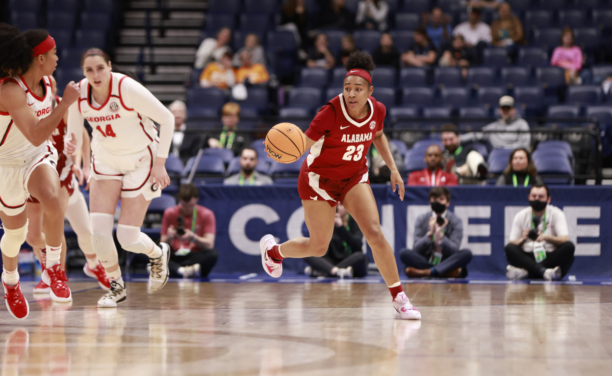 Alabama Women's Basketball Fends Off Georgia Comeback Effort in SEC ...
