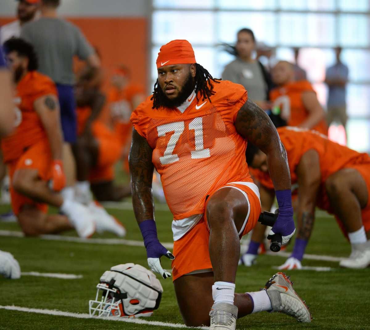 McFadden’s Goal is to Help Clemson Tigers Get Back on Top - Sports ...
