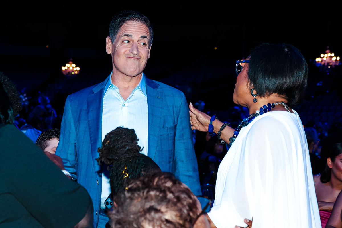 Mavs Donuts: Dinwiddie Dominates, Hot Streak Continues, Mavs Ball ...