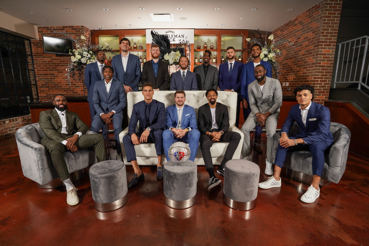 Inside Look: Star-Studded Dallas Mavs Ball Raises $1.5 Million - Sports ...