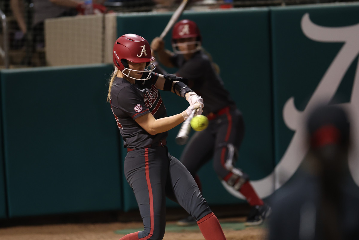 Alabama Softball Upset 3-1 by Western Kentucky - Sports Illustrated ...