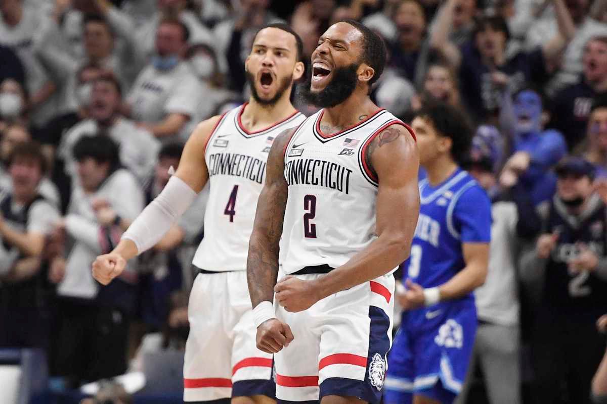MBB finishes regular season No. 20 in AP Poll - Huskies Report
