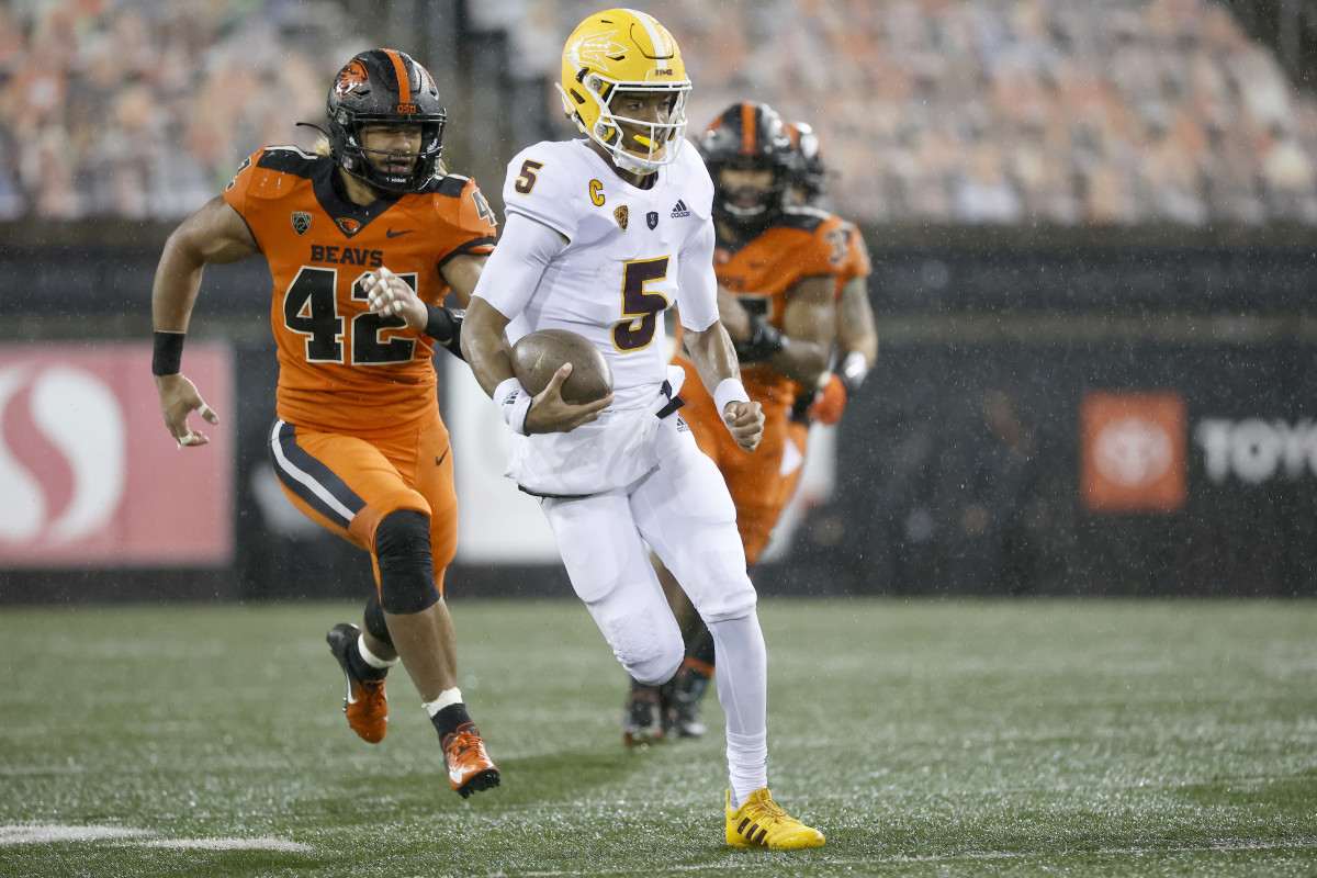 A Look At LSU Football Quarterback Jayden Daniels Best College Career ...