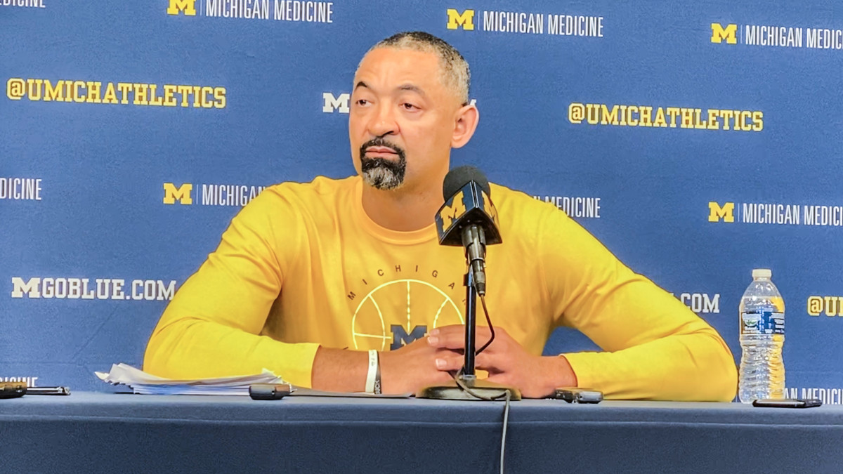 Michigan Basketball Head Coach Juwan Howard Gets Emotional Upon Return ...