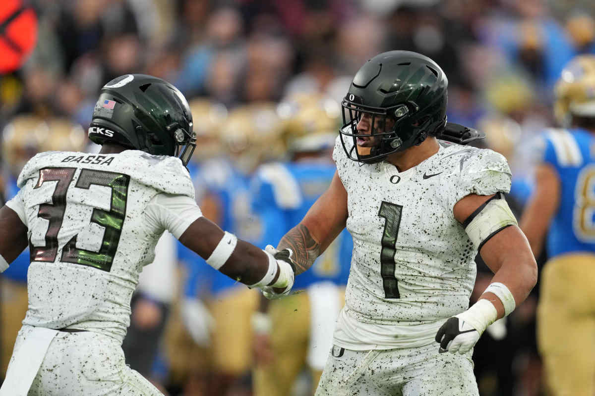 Why Jeffrey Bassa is Starting Oregon Ducks Spring Football at Inside ...
