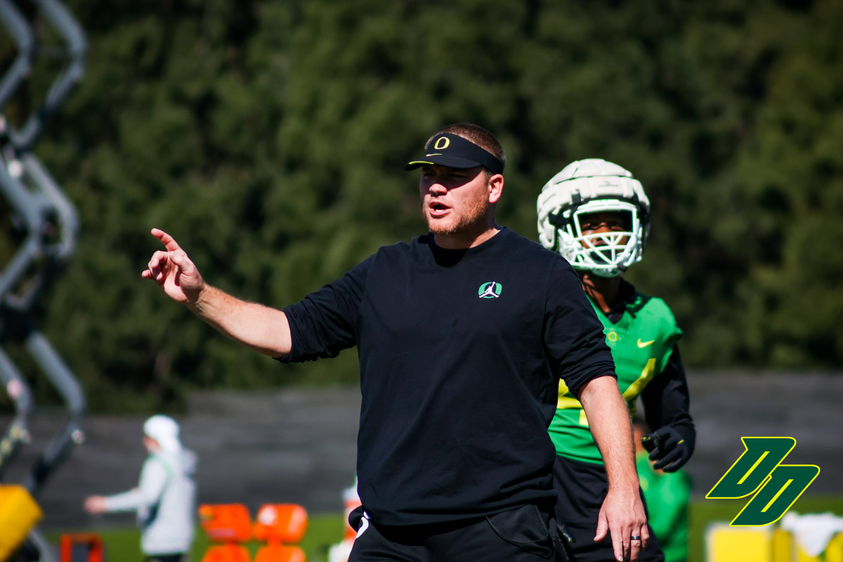 Defensive Coordinator Tosh Lupoi Believes Oregon Football Sells Itself ...