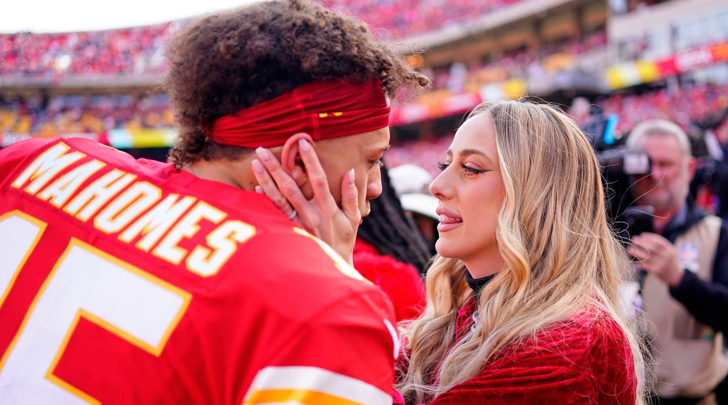 Patrick Mahomes, Brittany Matthews officially married on Saturday ...