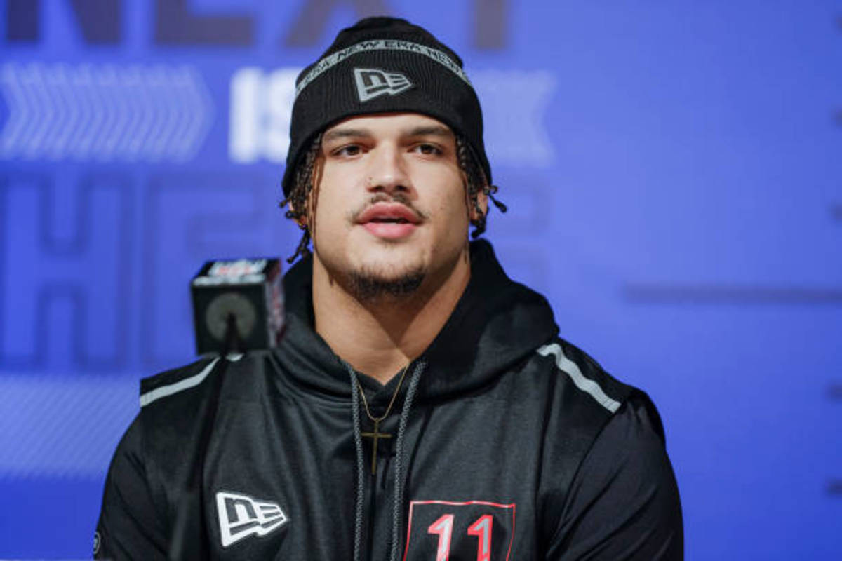 Las Vegas Raiders NFL Draft Prospect: Logan Hall, Houston Cougars ...