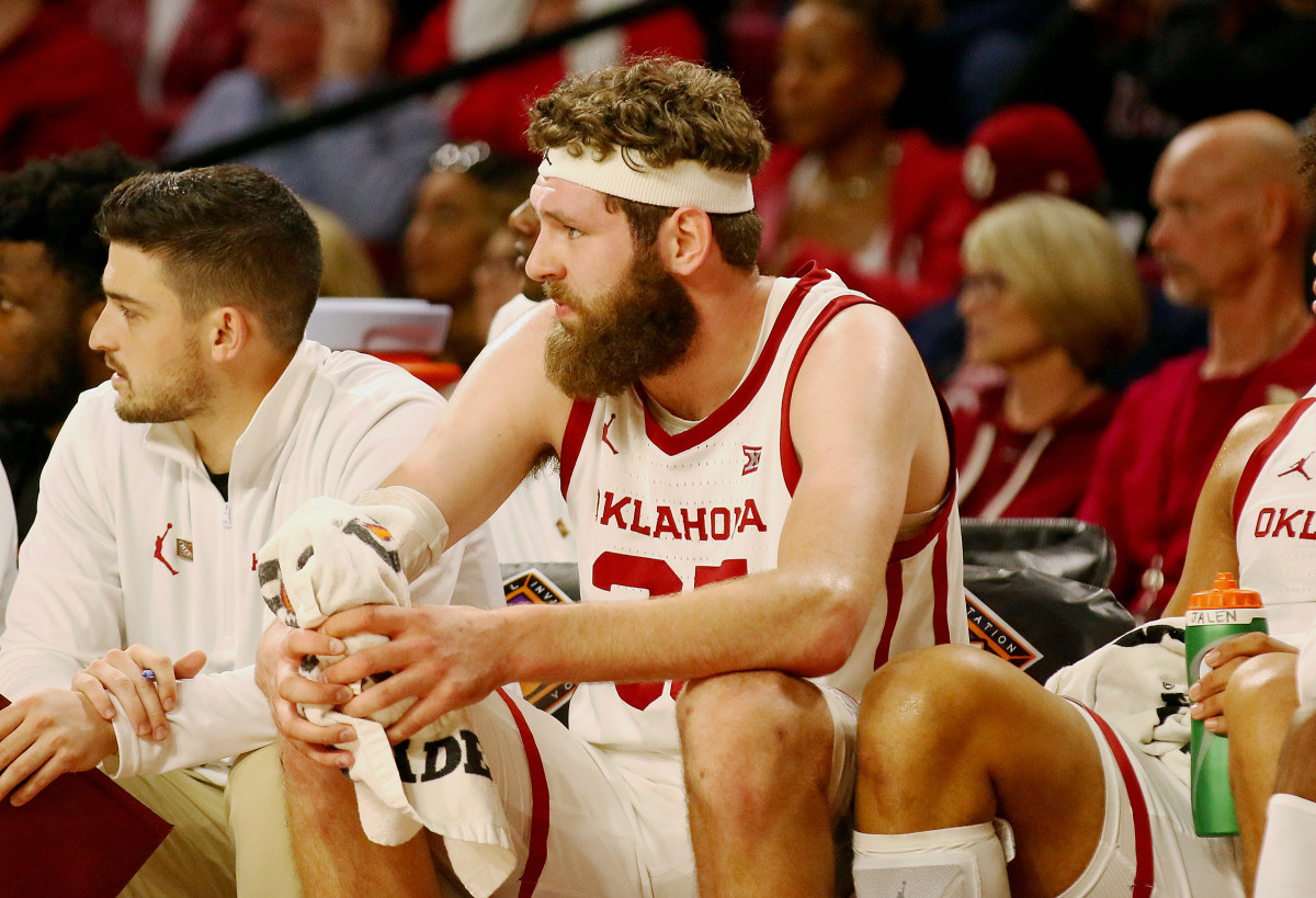 Oklahoma Senior Tanner Groves Named First-Team Academic All-America ...